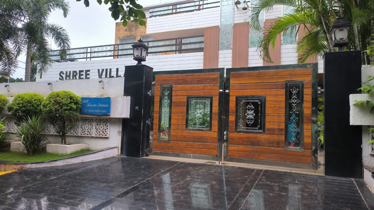 दुर्ग में होटल व्‍यवसायी के ठिकानों पर ACB-EOW का छापा, छत्‍तीसगढ़ शराब घोटाले से जुड़ा है कनेक् ...